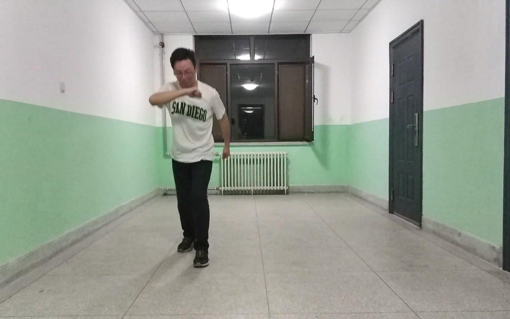 “逗比”班长的运动会“舞蹈教学”