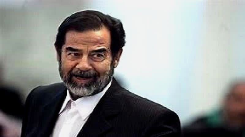 萨达姆被抓后,为何受尽美军羞辱也不自尽?多年后才知他的用心