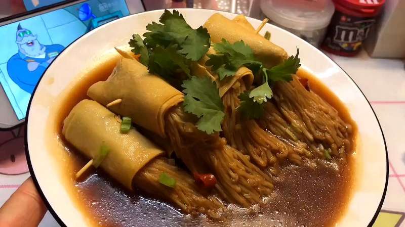 教你金针菇更好吃的做法,辣炒金针菇