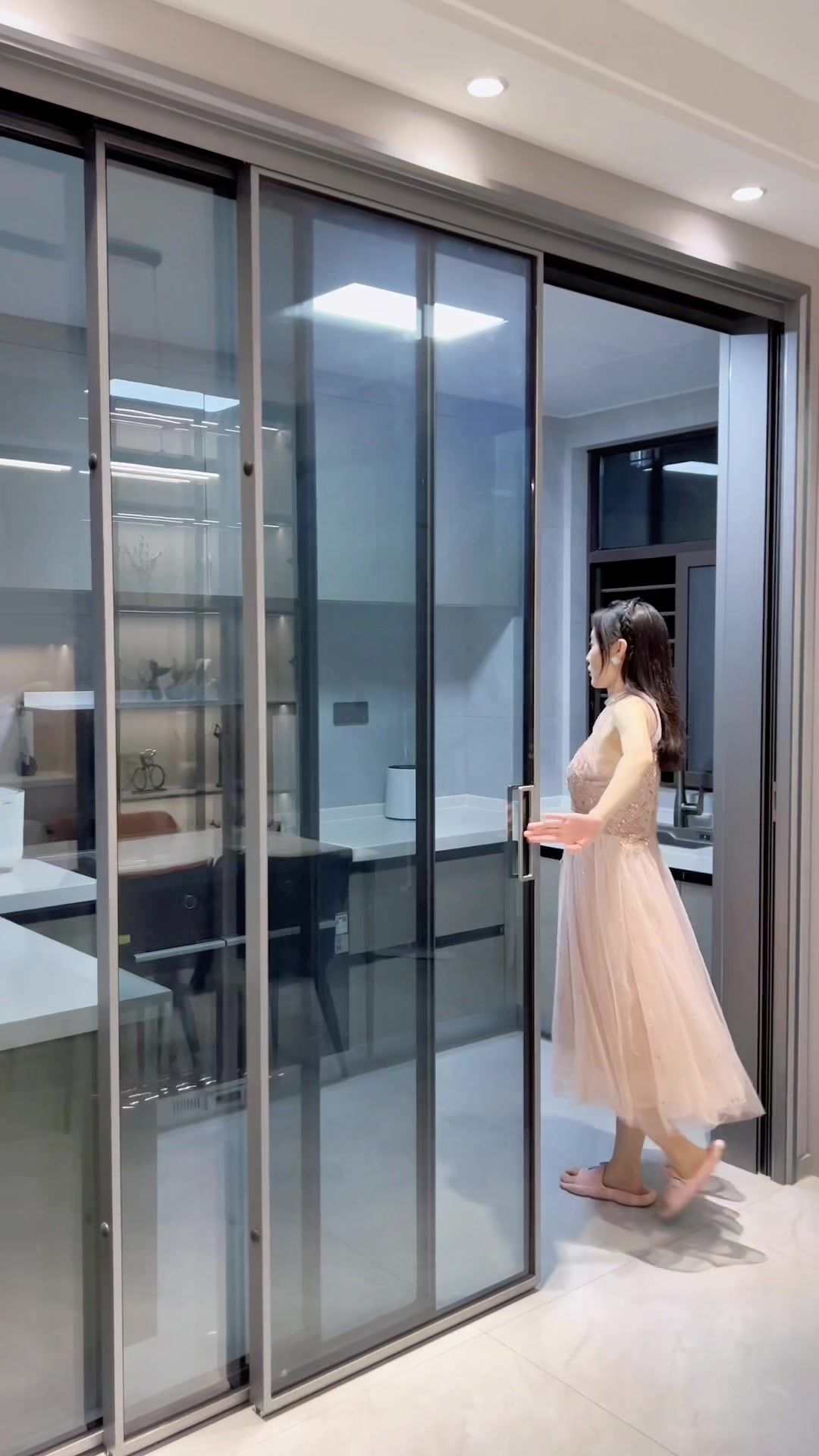 厨房装修我做了三个月的功课,分享给需要的宝子!1 推拉门是三联动...