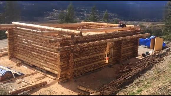 老外56天全用木头建造大房子 全部木质结构 木材很棒