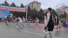 狼撕狗咬的防守,打出了县级高水平攻防,黑队败给了体能不支