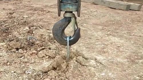 云南司机违反起重机械安全操作规程的,严禁拉拔埋地下不明物体!居然...