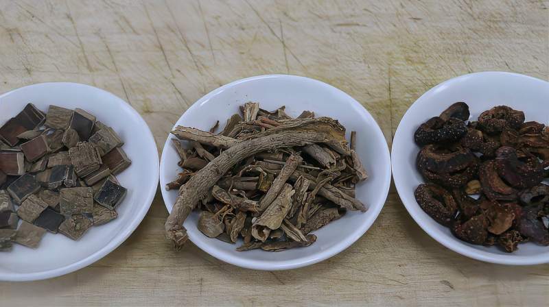 滋肝补肾、强壮筋骨,3味中药煮水泡脚,关节健康又强壮!