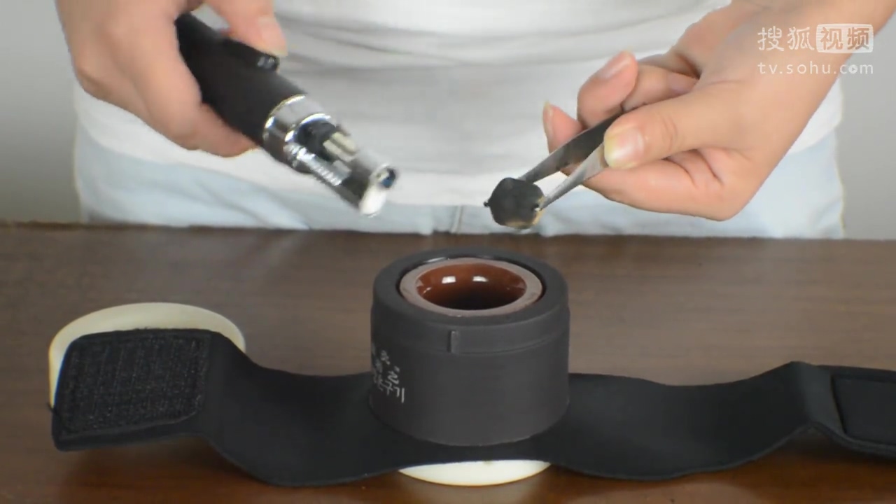 艾灸器具 无烟陶瓷医用硅胶艾灸罐艾灸盒使用