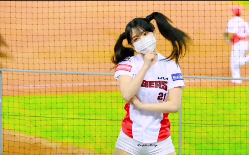 韩国啦啦队李多惠,小姐姐眼神好撩人啊!