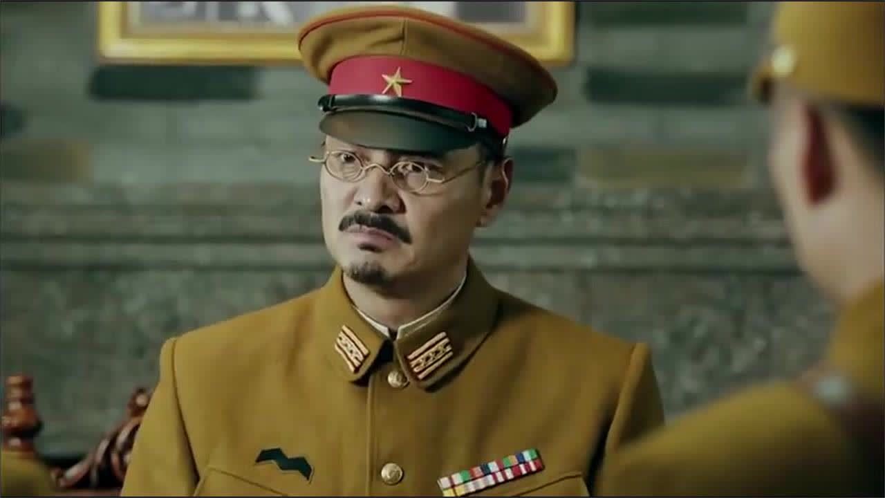 不可能完成的任务:男子警惕性好高,拿枪让老婆藏好,却还是被抓