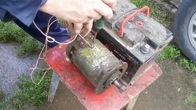 男子改装一辆电动车,看完忍不住竖起大拇指,太有才了