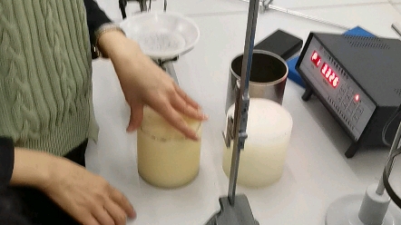 扭摆法测定物体的转动惯量,张秋佳老师