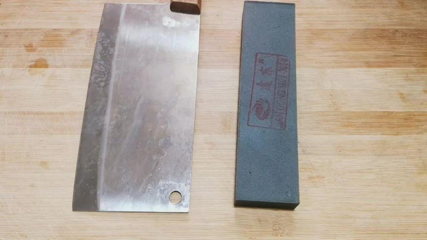 磨刀横磨还是竖磨?教你正确磨刀方法和技巧,这样磨刀锋利又耐用
