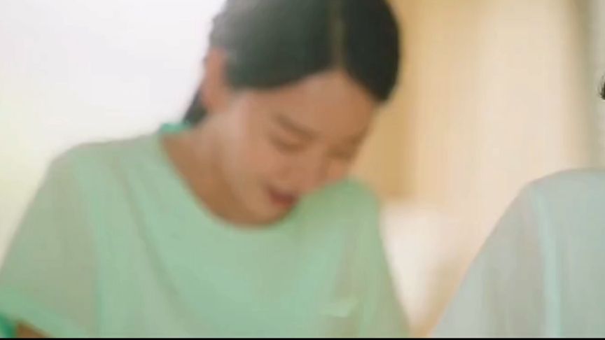 17岁少女因车祸昏睡了13年,醒来后发现世界大变样@韩弟解说