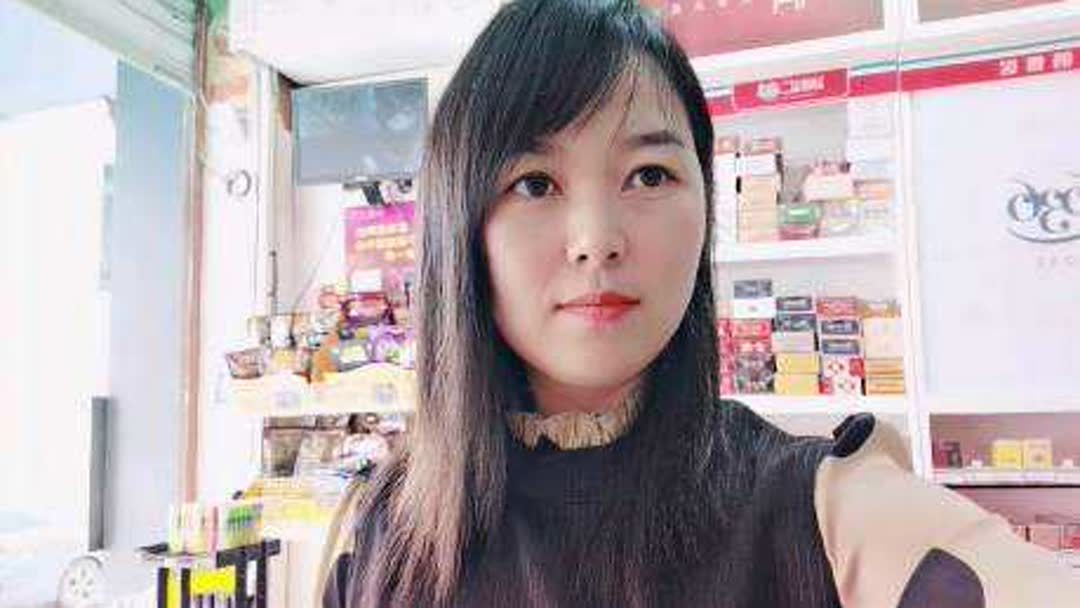 静静店门口成了酒堆,打包地方太拥挤,计划拆货架整改!