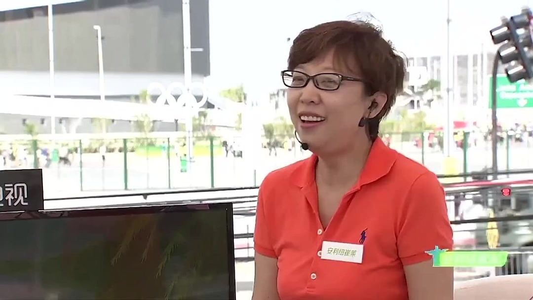 三胞胎姐妹都爱会按摩的运动员 或会举办集体婚礼[720P版]