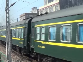 2017年五一小长假拍火车——DF4DK3265花老虎牵引K1473次列车...