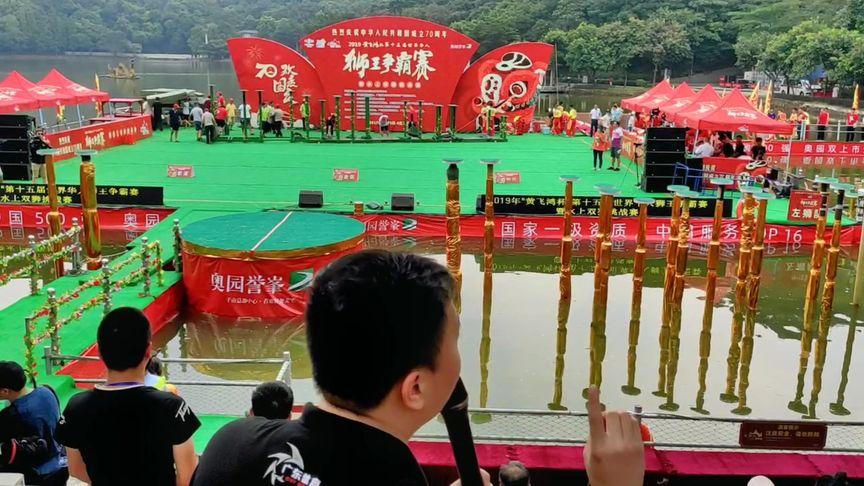 70周年天安门阅兵联欢晚会上表演的狮队ߑ�佛山中联黄飞鸿龙狮团
