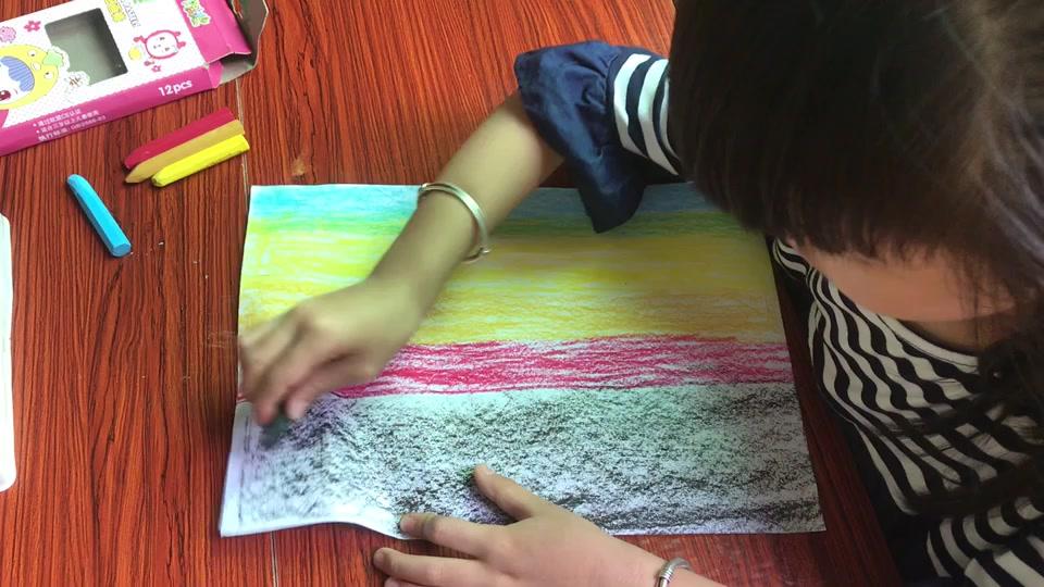 用蜡笔画风景画