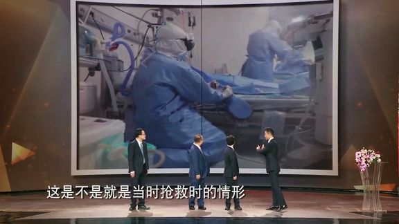 #时代楷模发布厅#【那位跪地20分钟抢救新冠肺炎患者的援鄂医生