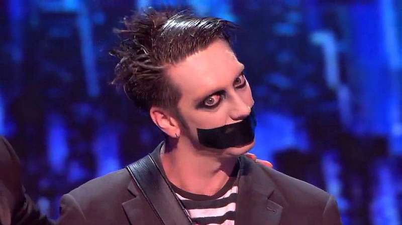 小丑把评委带进滑稽表演,助演的脸色难看,观看的评委却这样说!