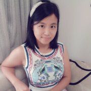 丛儿辉飞跳相随 