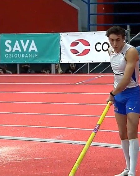 #杜普兰蒂斯刷新撑竿跳高世界纪录# 6米19!当地时间3月7日,2022世界...