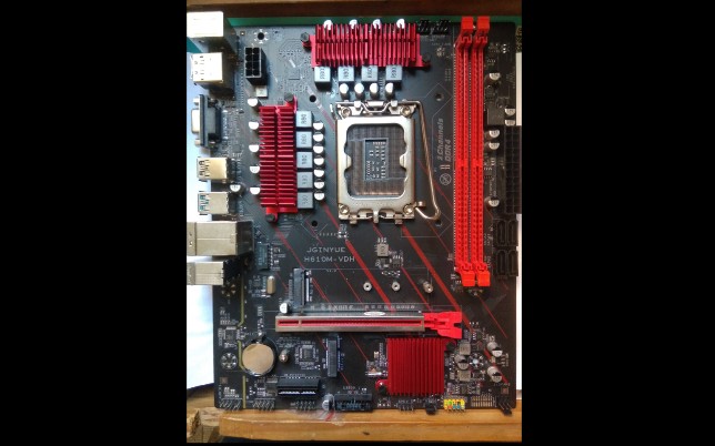 用业余的电脑知识配了第一台电脑