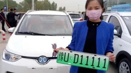 首批上绿牌的车主现在如何样了?车主哭诉:养不起也卖不掉