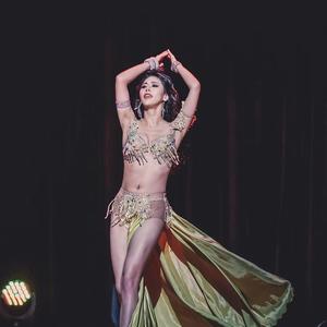 爱跳东方舞的大美美 