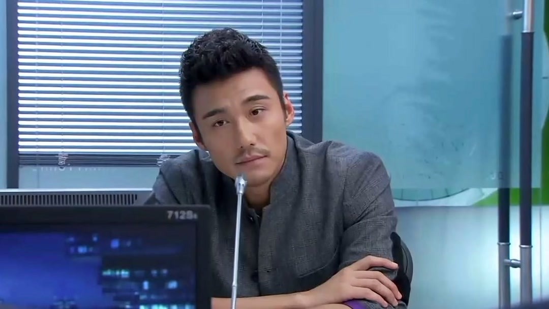 小职员提醒公司合同有问题,没人听她的话,怎料总裁一开口太霸气