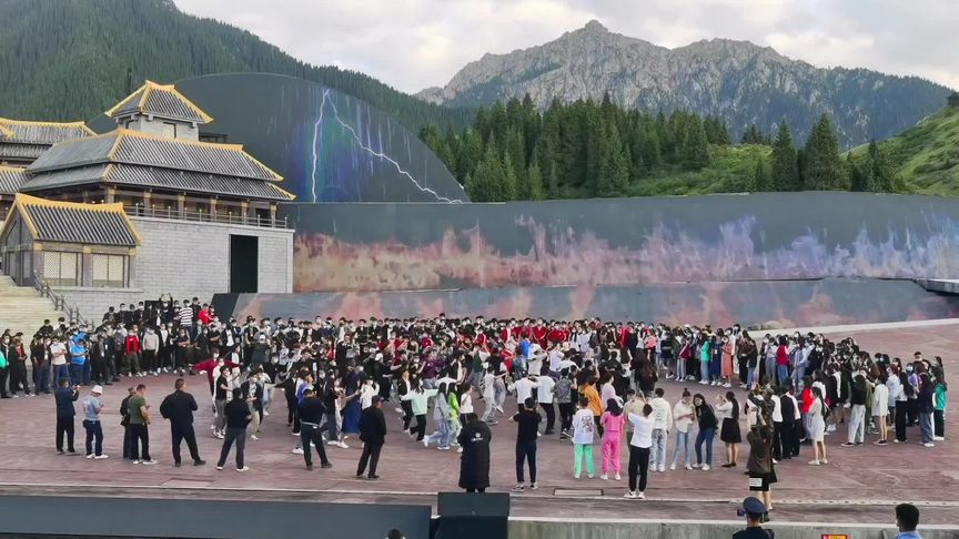 #愿所有美好如约而至 祝少数民族传统节日快乐