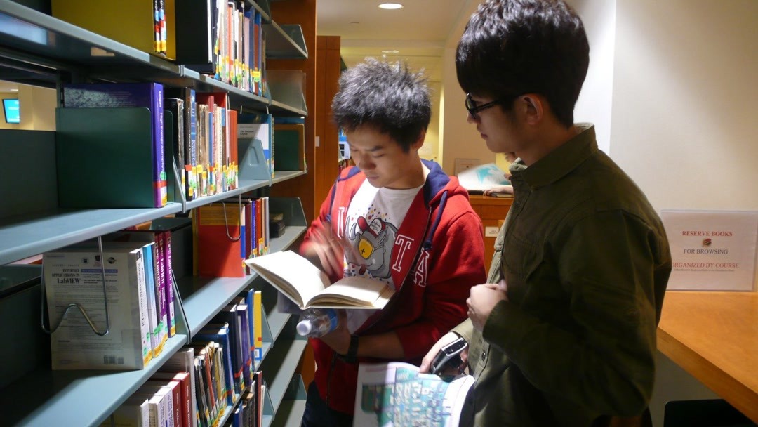 大学最主要的是学会如何自主学习,绝不仅限于课本上所学的东西