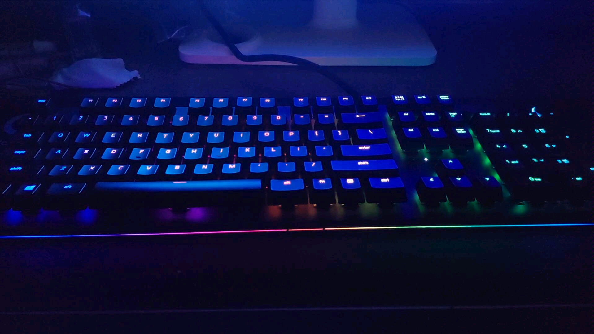 『rgb的魅力』雷蛇猎魂光蛛精英版键盘+海盗船m65 rgb elite 鼠标