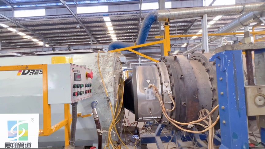 排水管生产中。 #管材管件#塑料管材 #专业生产厂家 #市政工程