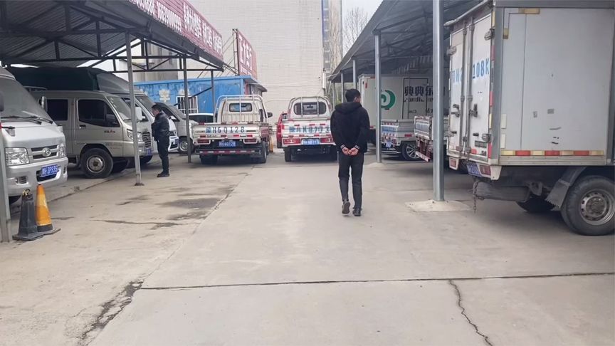 农村小伙买二手货车,看看啥样得贵不贵?新车买不起小伙真着急!