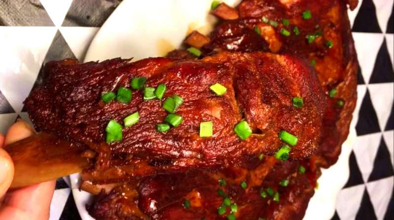 红烧排骨的家常做法,步骤简单色泽红亮,肉质鲜嫩,好吃入味