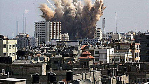 伊朗本土火光冲天,爆炸声接连不断传来,美国想靠战争实现连任?