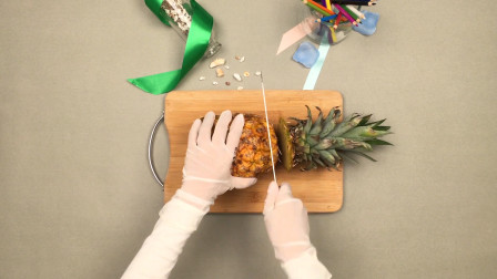 菠萝好吃,但削皮很麻烦?学会这招,这辈子吃菠萝再也不求人了