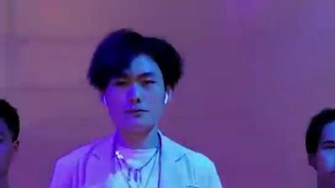 男模特T台走秀课堂,潮男步是如何练成的?#男模 #男模走秀 #t台走秀