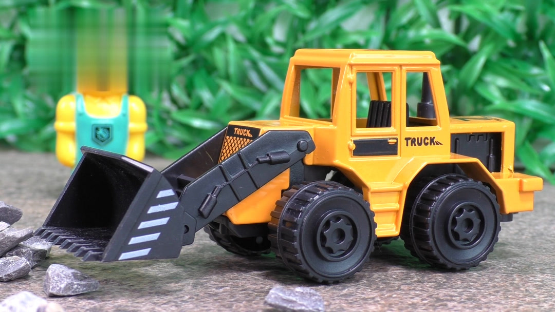玩具车视频:推土机挖掘机工程车工作表演定格动画