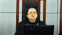 女审判长“唠家常式”审判毒贩 句句直戳灵魂