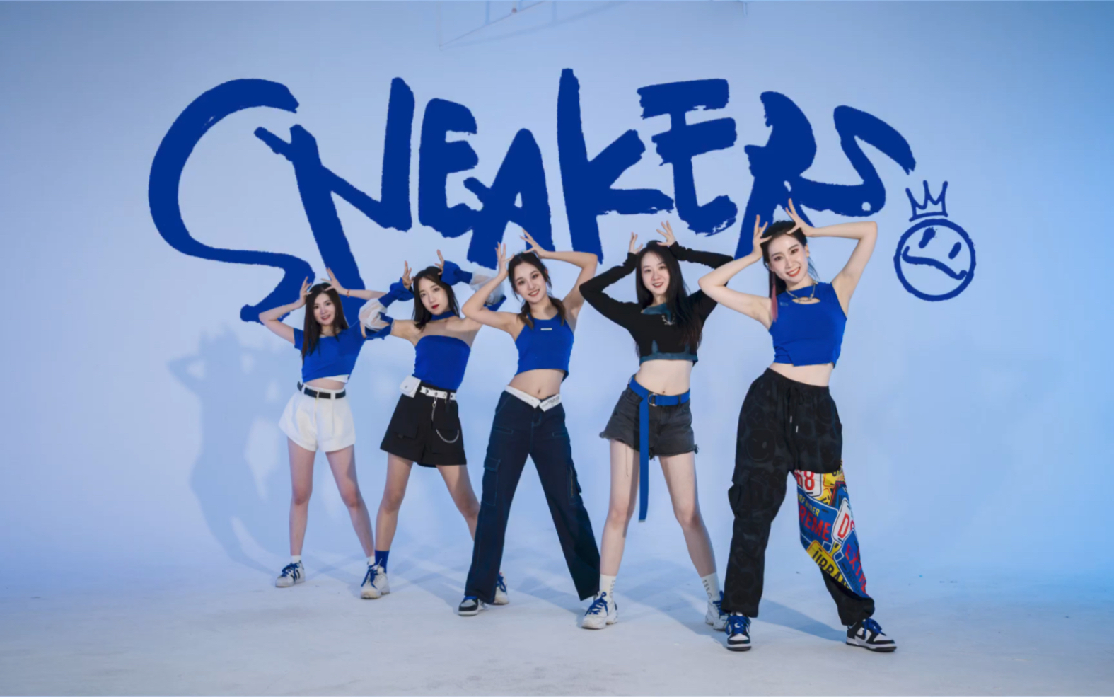 ITZY新歌Sneakers全曲翻跳 棚内4K cover～梯人的阳间夏日回归曲,让...