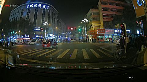海康威视车品G2行车记录仪夜晚视频