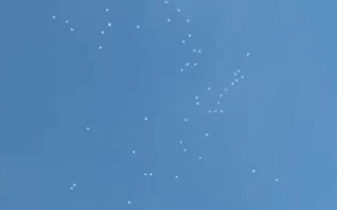 规模庞大的UFO编队出现在墨西哥