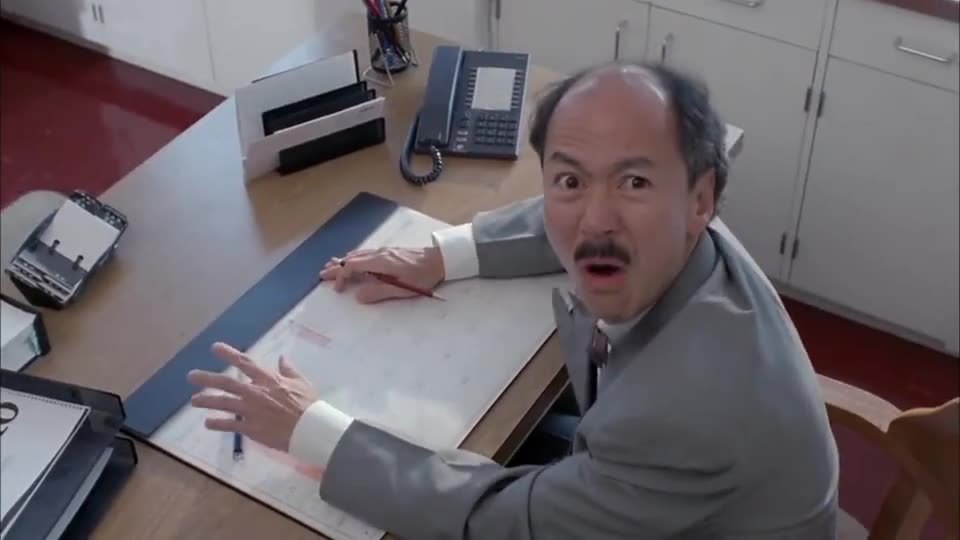 校长办公室全是摄像头,校长拿到录像带尴尬的笑了,笑喷