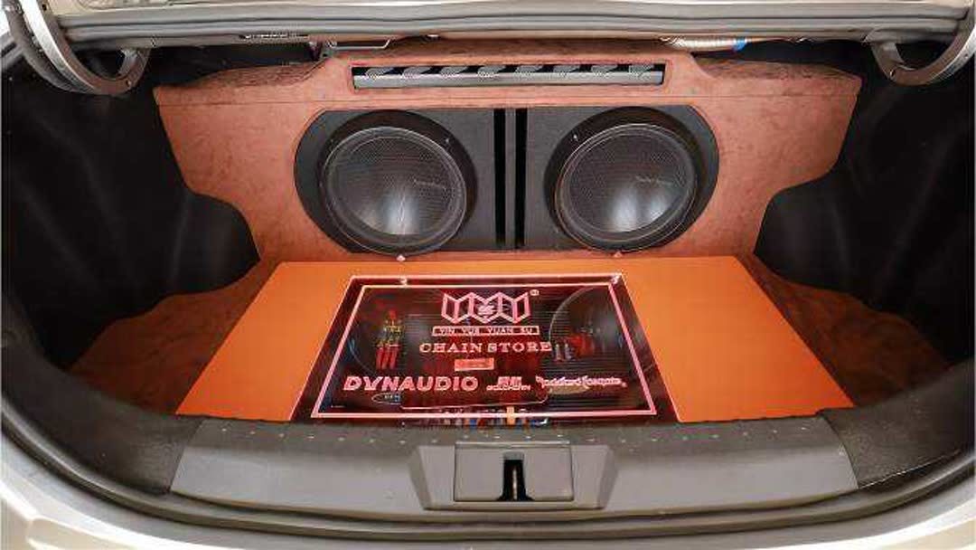 吉利帝豪音响比车贵系统终于调整好了 专业的安装调试很重要