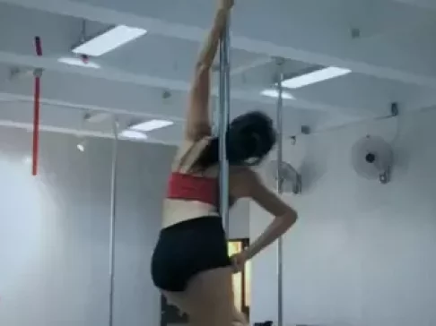 钢管舞管技Ivy