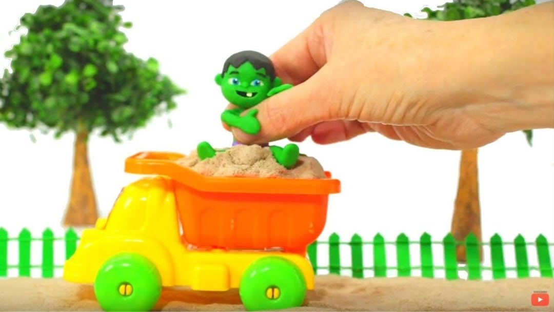 乐乐走定格动画:汤米和他的朋友为孩子们玩沙卡通!