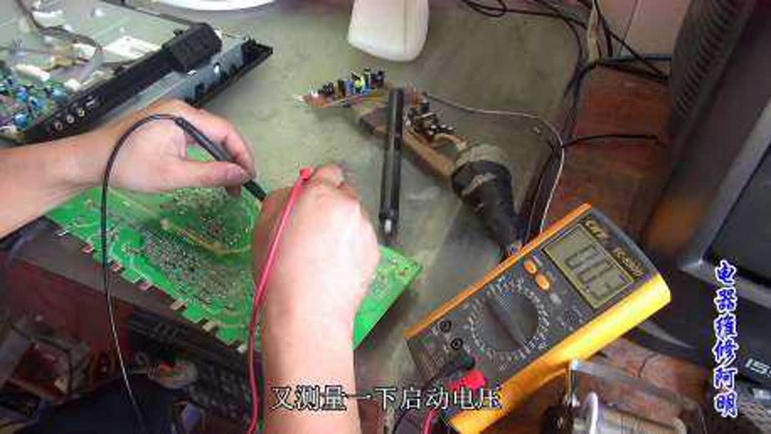 液晶电视电源故障,没有原型号配件阿明用影碟机的配件代换