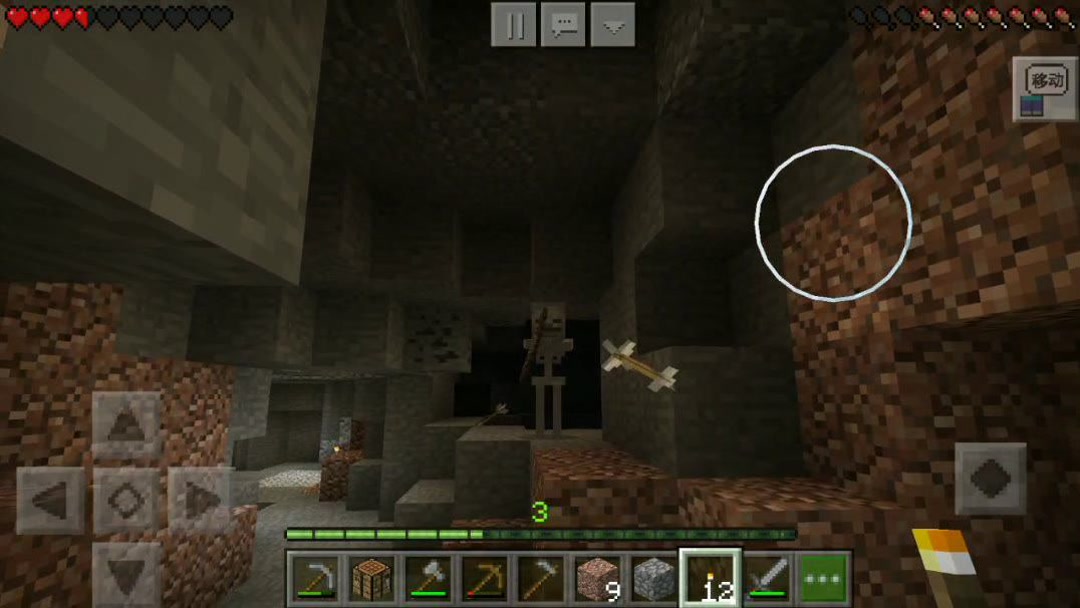 我的世界游戏生存模式矿洞中太危险啦一不小心就被怪物弄哦完了