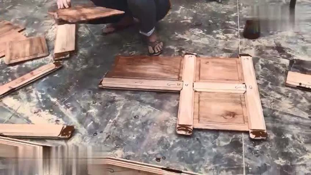 农村木匠纯手工制作一扇木门,全程没用一根钉子!