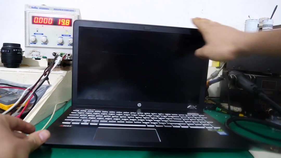 网友换了个机械硬盘居然把好几千的笔记本搞废了,什么情况?